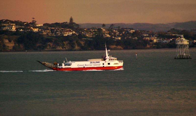 ISLAND NAVIGATOR - Vesseljoin