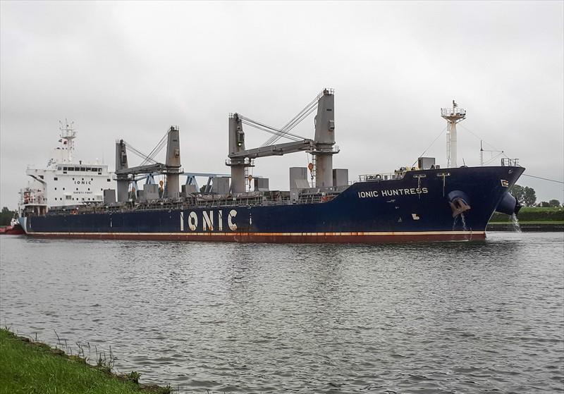 IONIC HUNTRESS - Vesseljoin