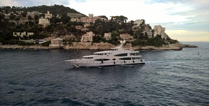 QUEEN MAVIA - Vesseljoin