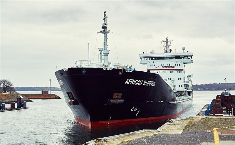 AFRICAN RUNNER - Vesseljoin