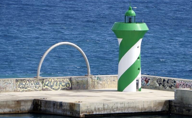 EXTREMO DIQUE BOCANA - Vesseljoin