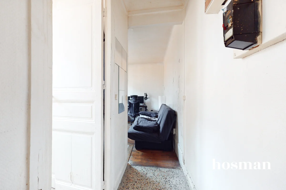 Studio de 17m2 - En étage élevés avec ascenseur - À rénover - Rue ...