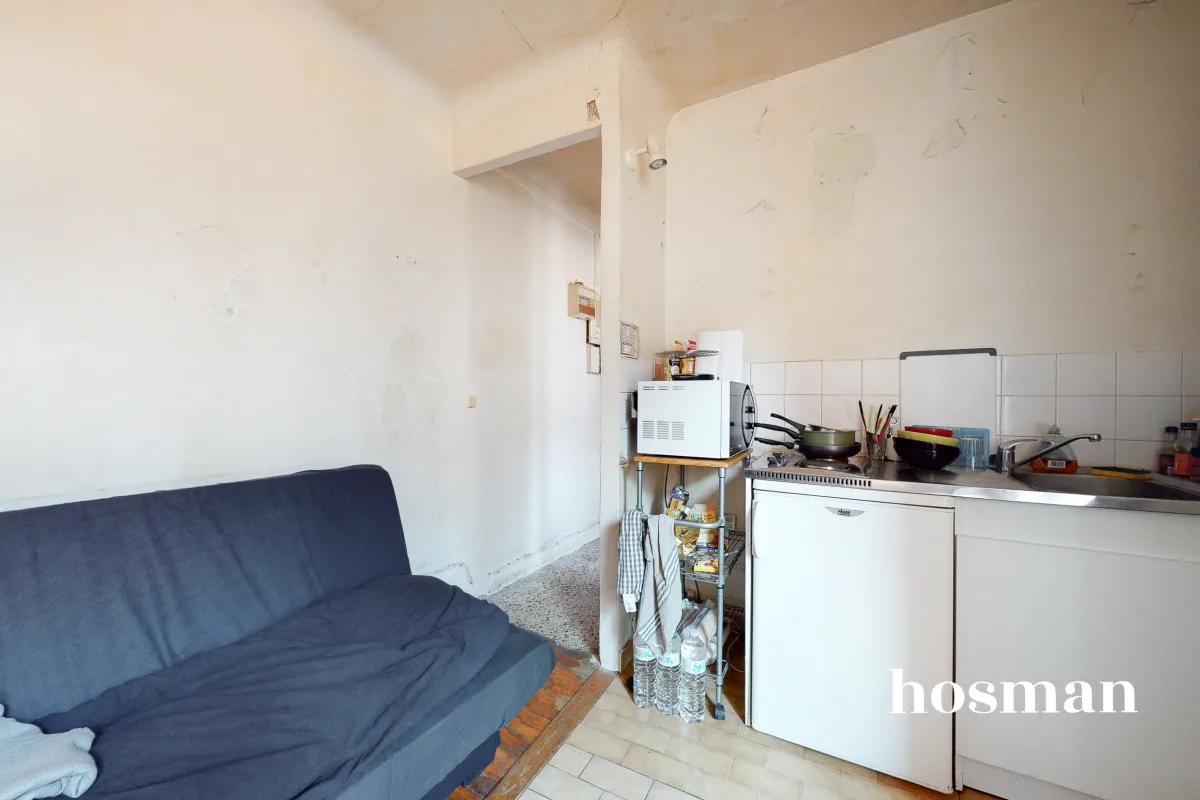 Studio de 17m2 - En étage élevés avec ascenseur - À rénover - Rue ...