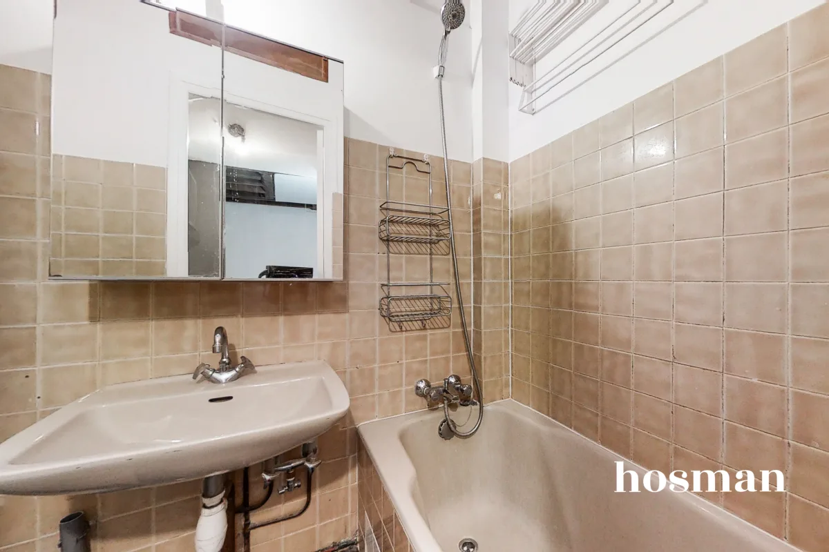 Grand studio 30 m2 - Coin nuit / Calme / Rue Rambuteau 75003 Paris