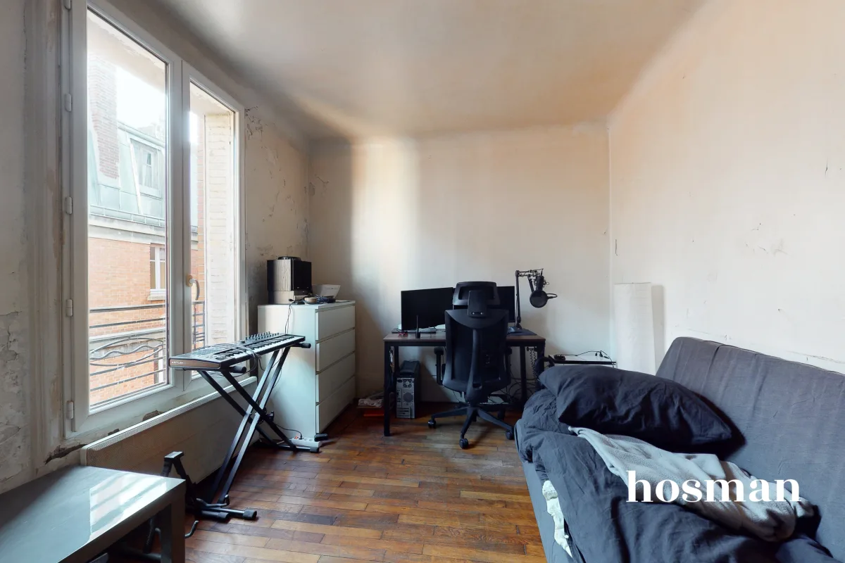 Studio de 17m2 - En étage élevés avec ascenseur - À rénover - Rue ...