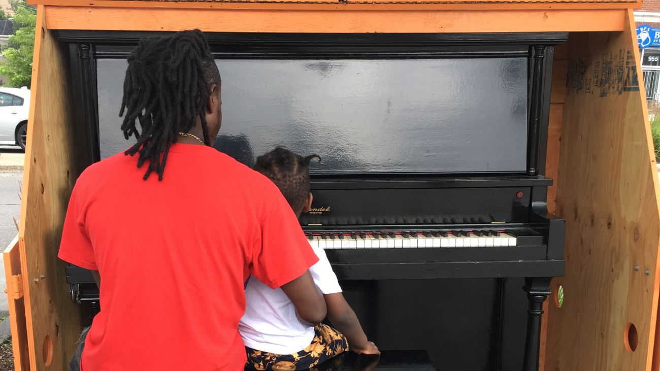 Piano public de la Place Rodolphe-Rousseau | Ville de Montréal