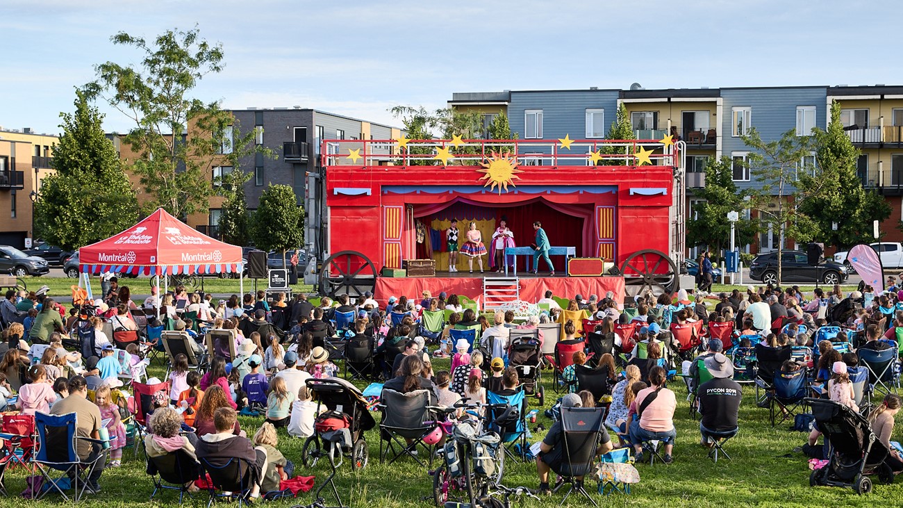 Théâtre La Roulotte: Coming to a park near you | Ville de Montréal