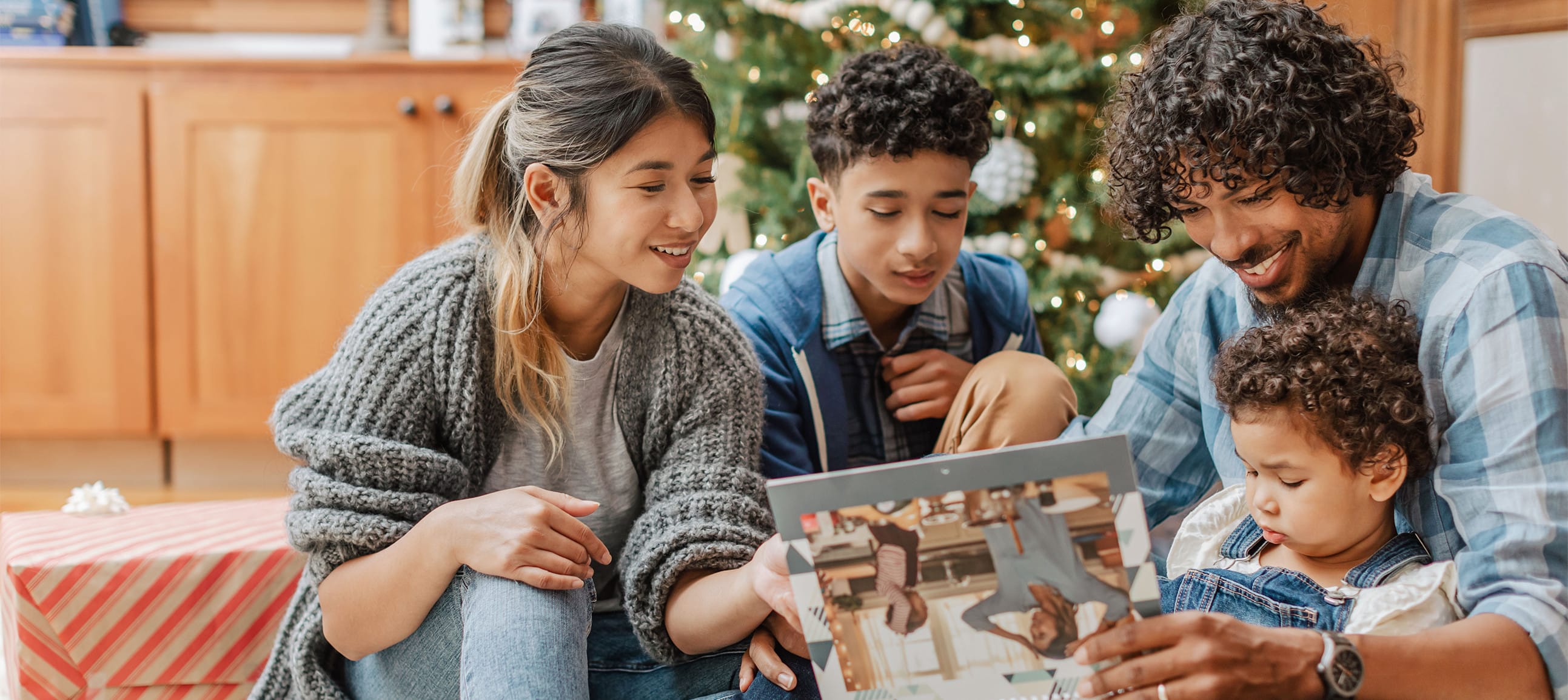 2021 Christmas Gift Guide, Personalised Christmas Gifts | Vistaprint NZ