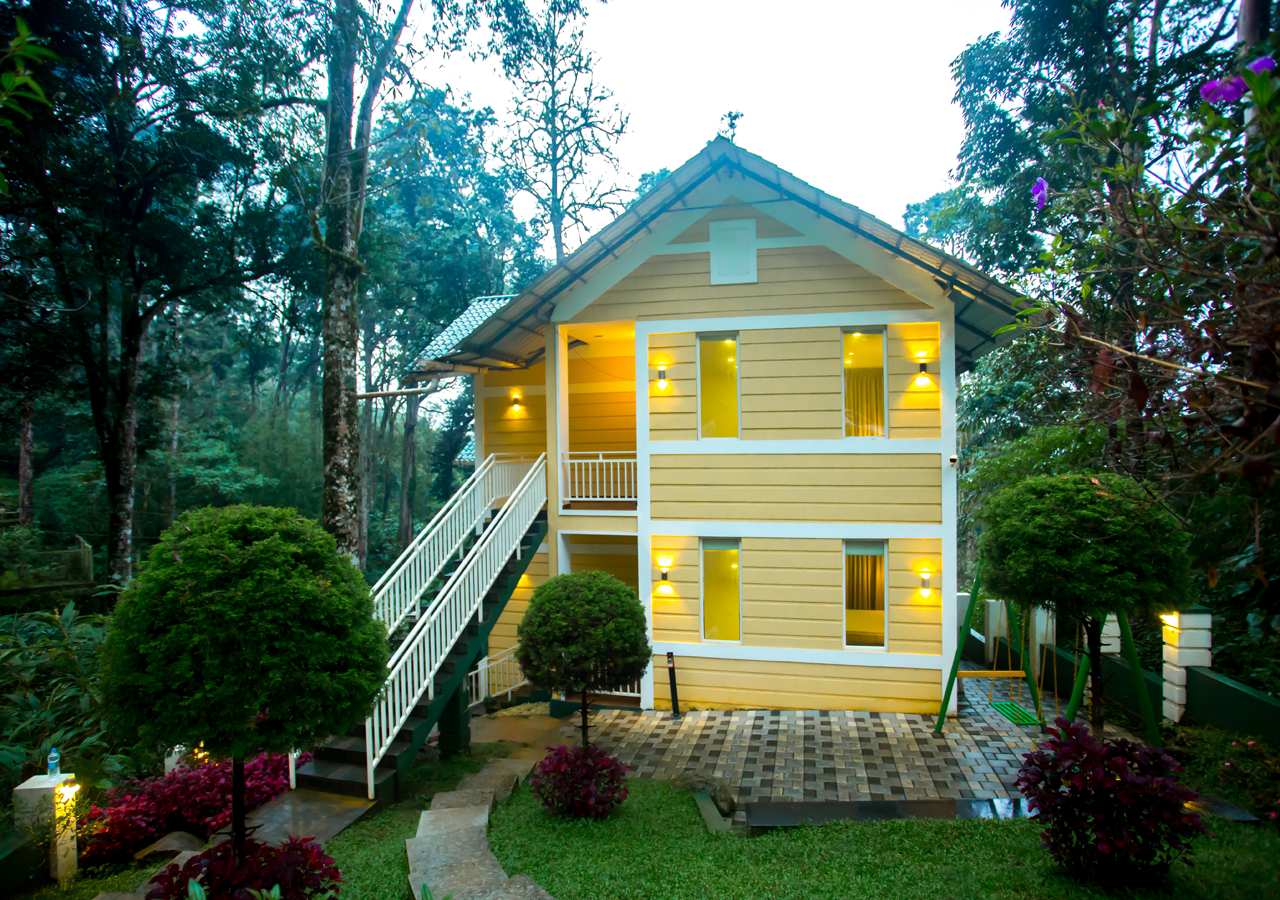 Book Villas in Munnar with Pool near Pothamedu View Point | Swimming ...