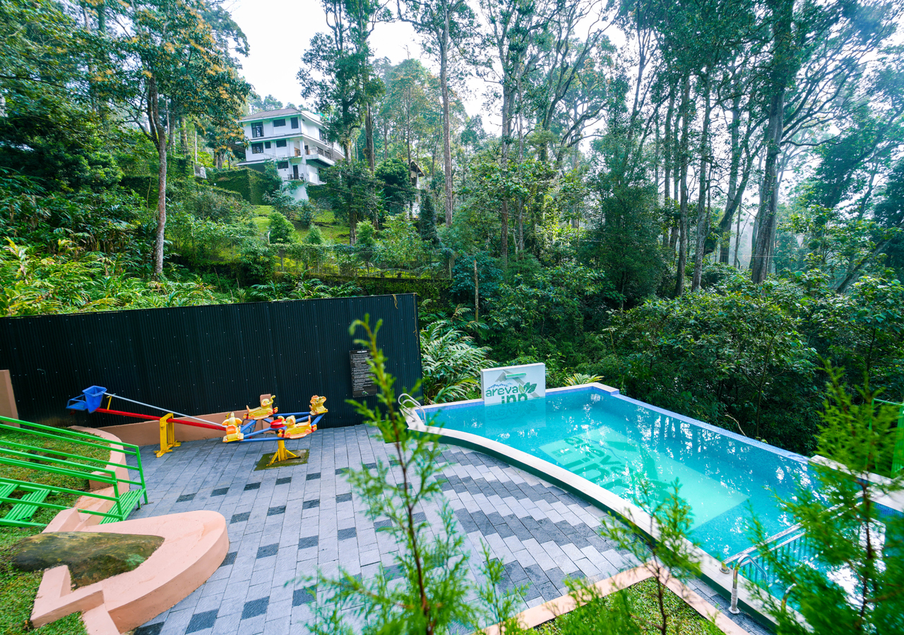 Book Villas in Munnar with Pool near Pothamedu View Point | Swimming ...