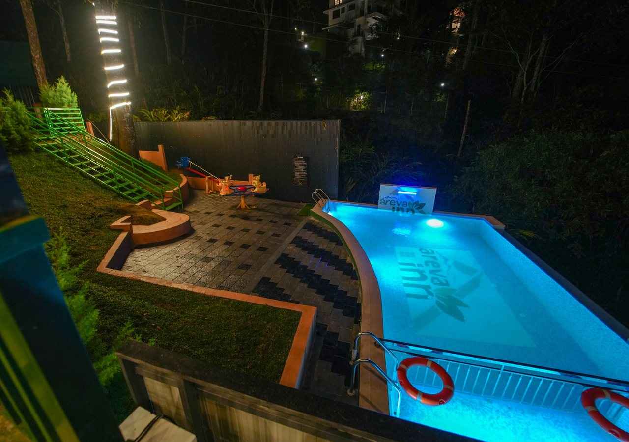 Book Villas in Munnar with Pool near Pothamedu View Point | Swimming ...