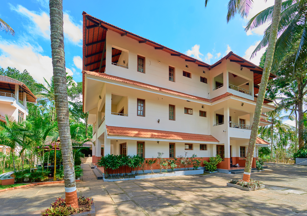 Ushasree Heritage Resort Wayanad | Book Serene Resort Near Edakkal Caves