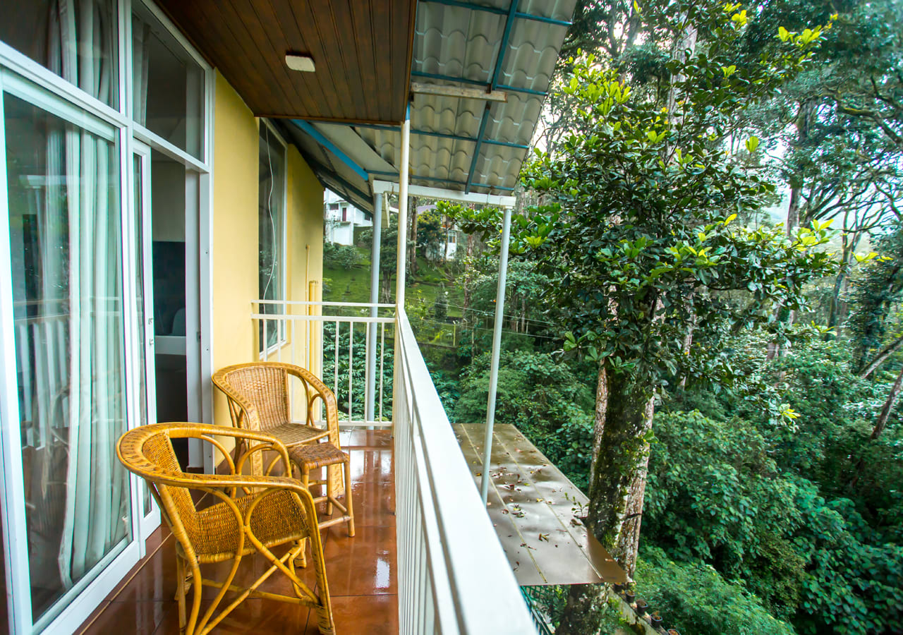 Book Villas in Munnar near Pothamedu View Point | Best Homestay in Munnar