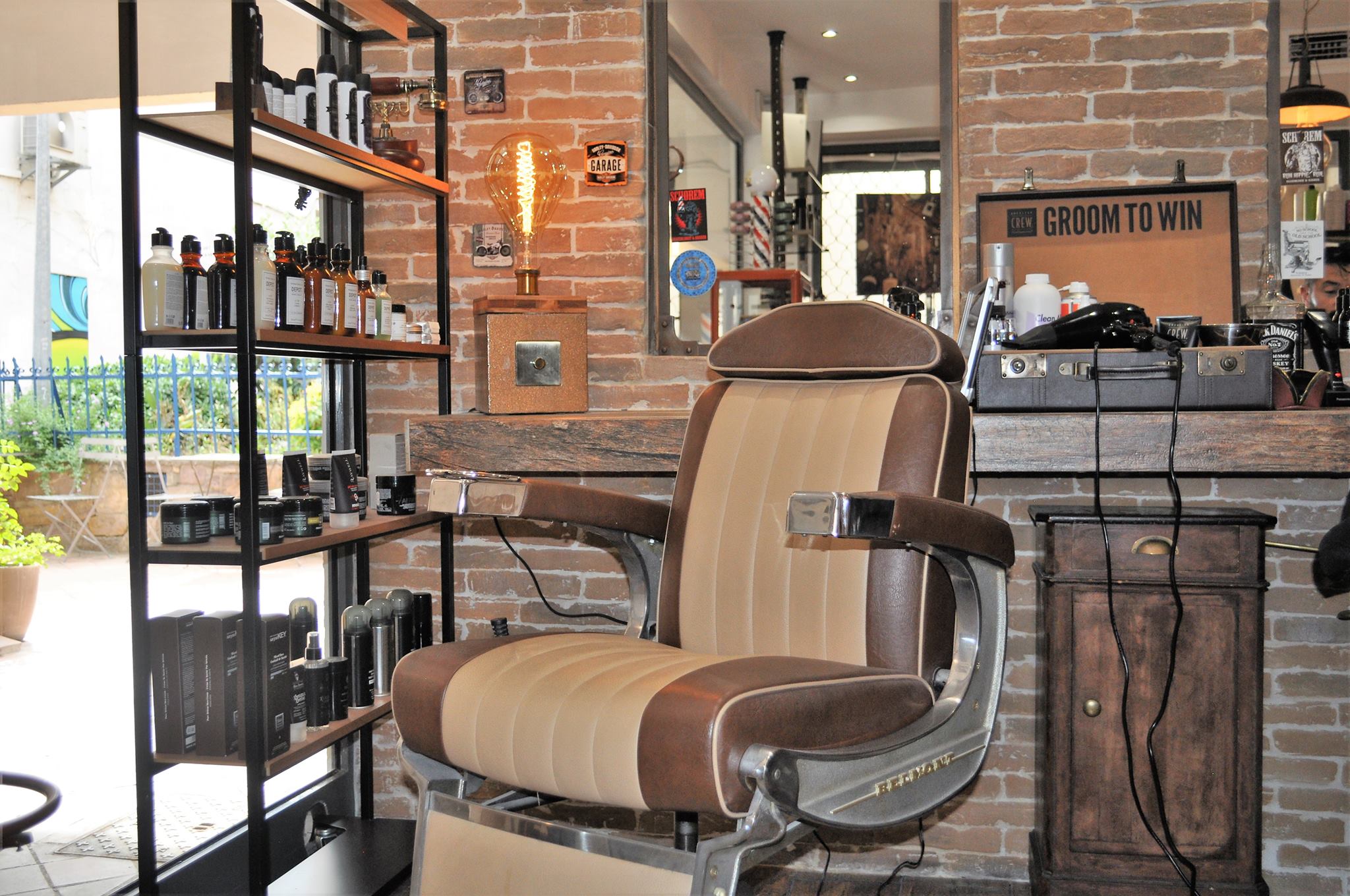 Salon de coiffure et barbier By Josepha Barbershop à Saint-Raphaël ...