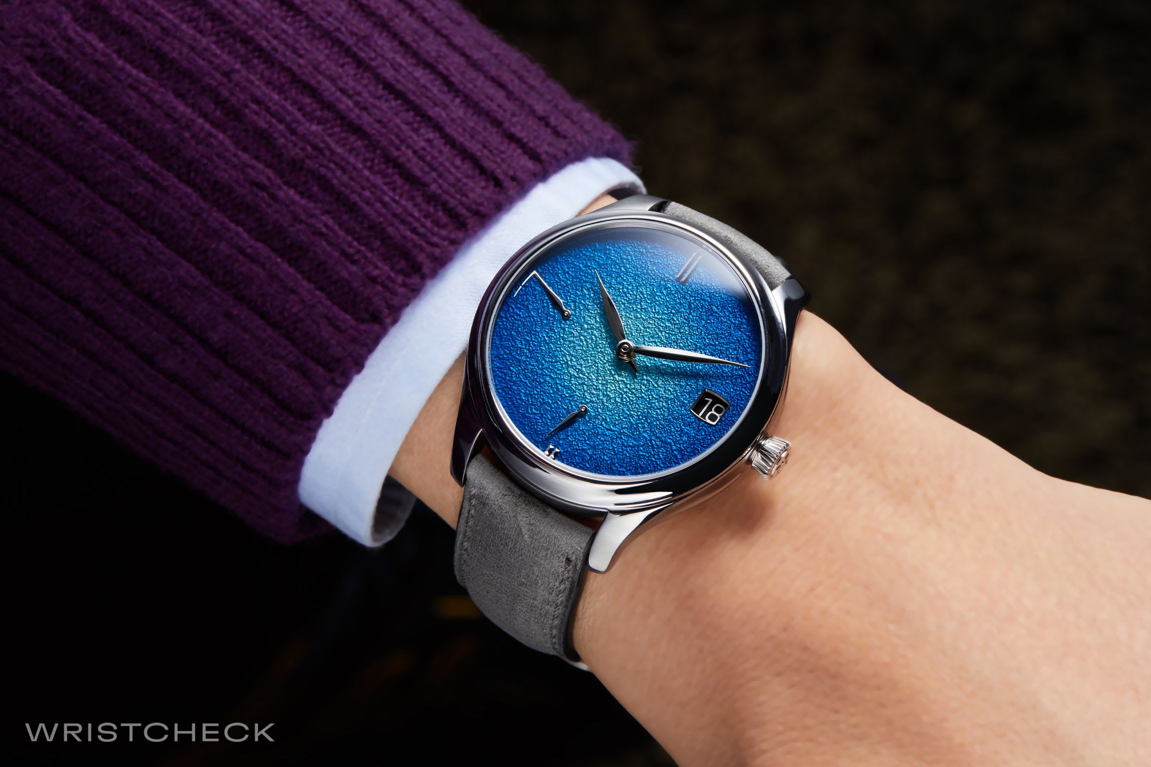 Moser Endeavour Perpetual Tantalum Blue Enamel | Wristcheck