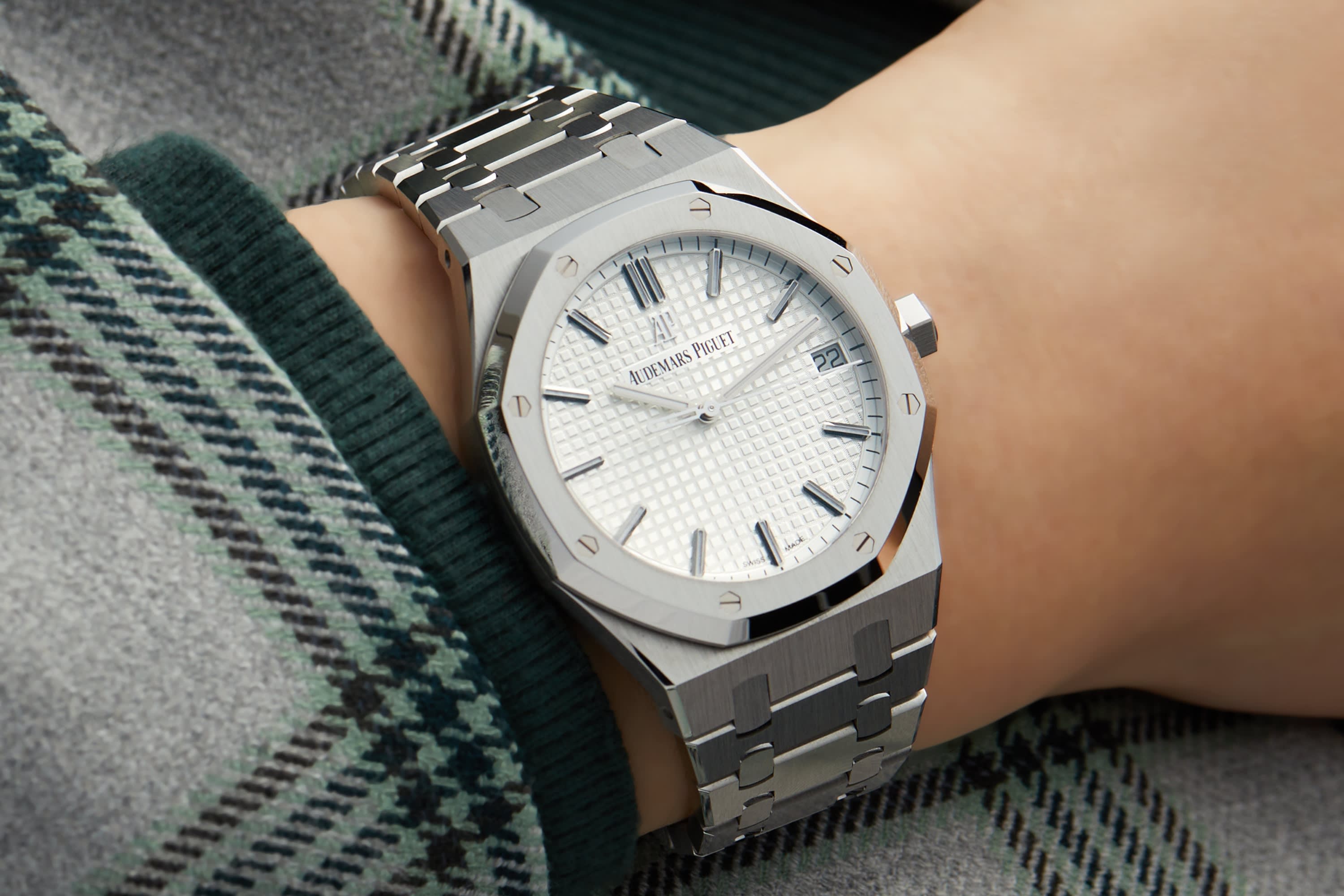 Reference Check: Audemars Piguet Royal Oak Selfwinding 41mm 15500ST ...