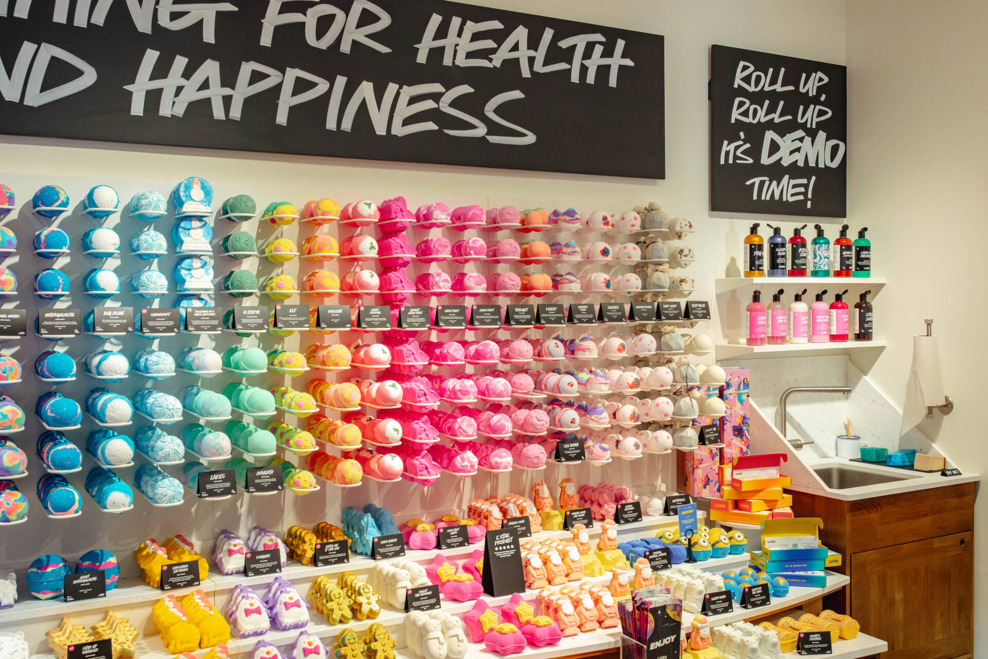 A fresh new Lush store is opening in Edinburgh’s Fort Kinnaird with 100 ...