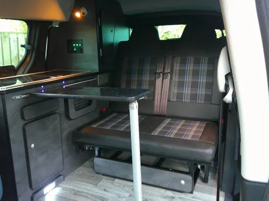 Dealer: 4 Front Motorhomes