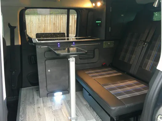 Dealer: 4 Front Motorhomes