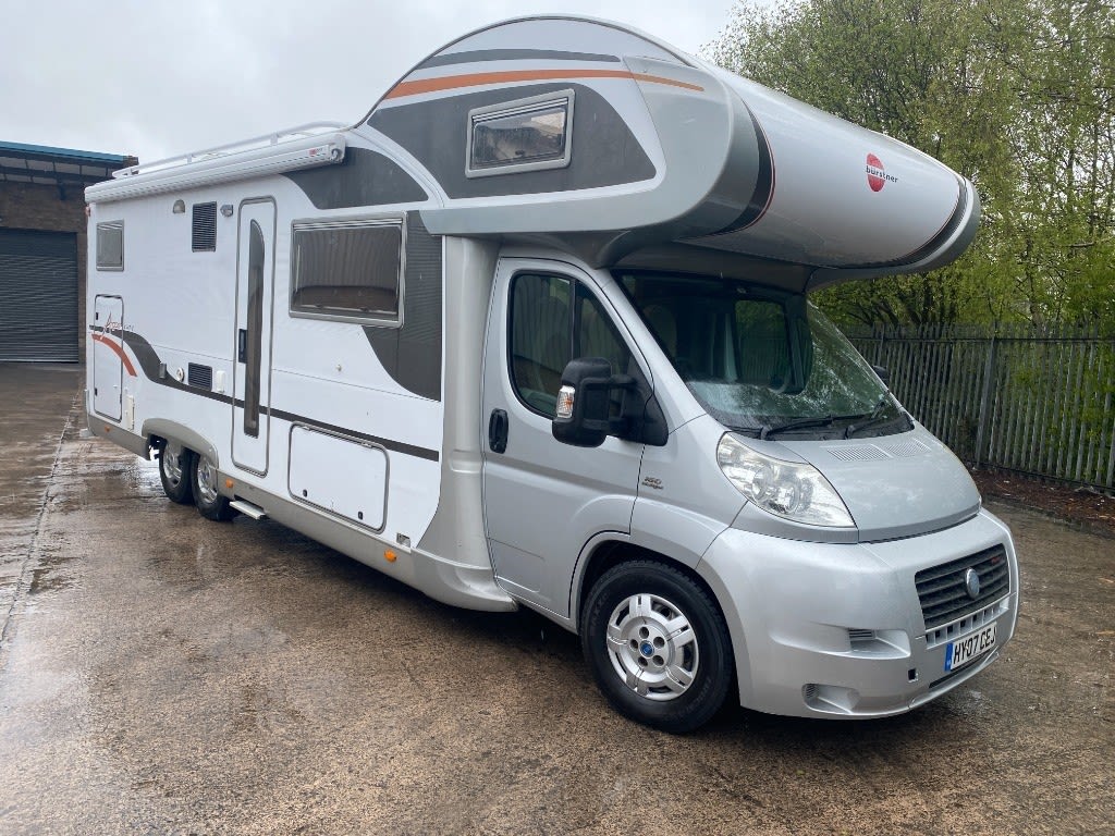 2007 Burstner Argos White