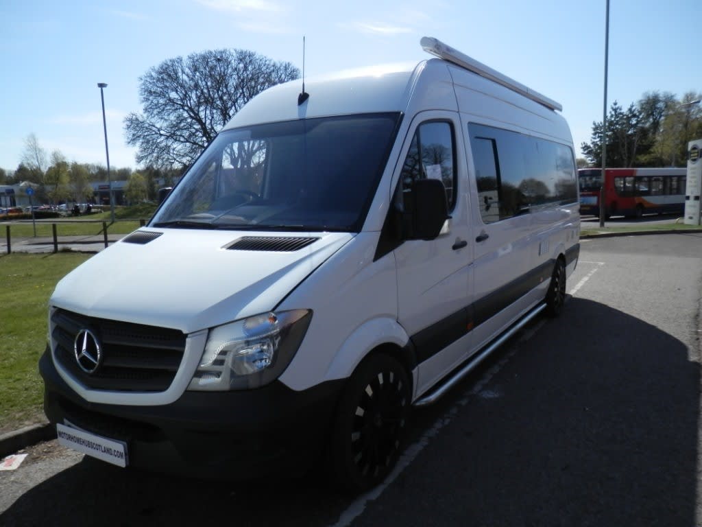 2016 Mercedes Sprinter White