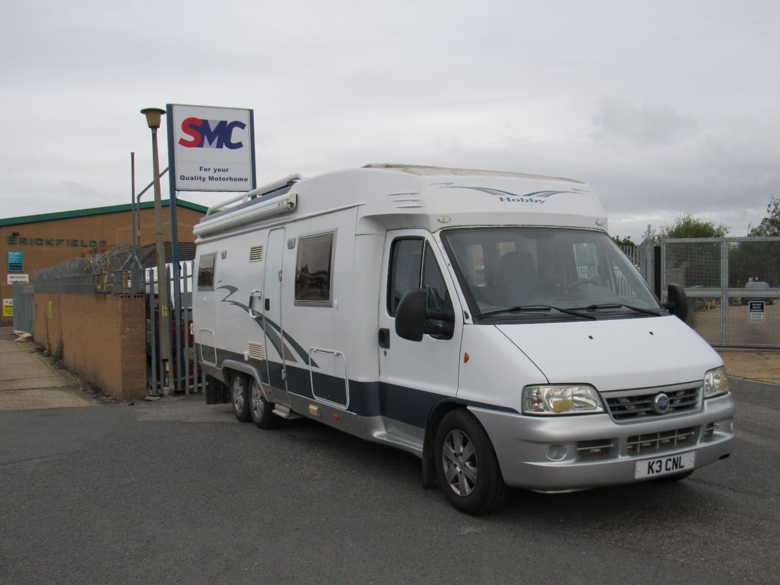 2003 Hobby 700 White