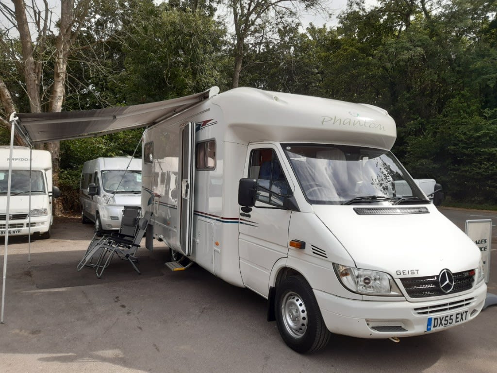 2005 Geist Phantom White