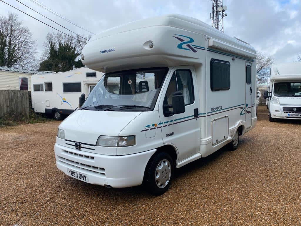 2001 Compass Drifter 350 White