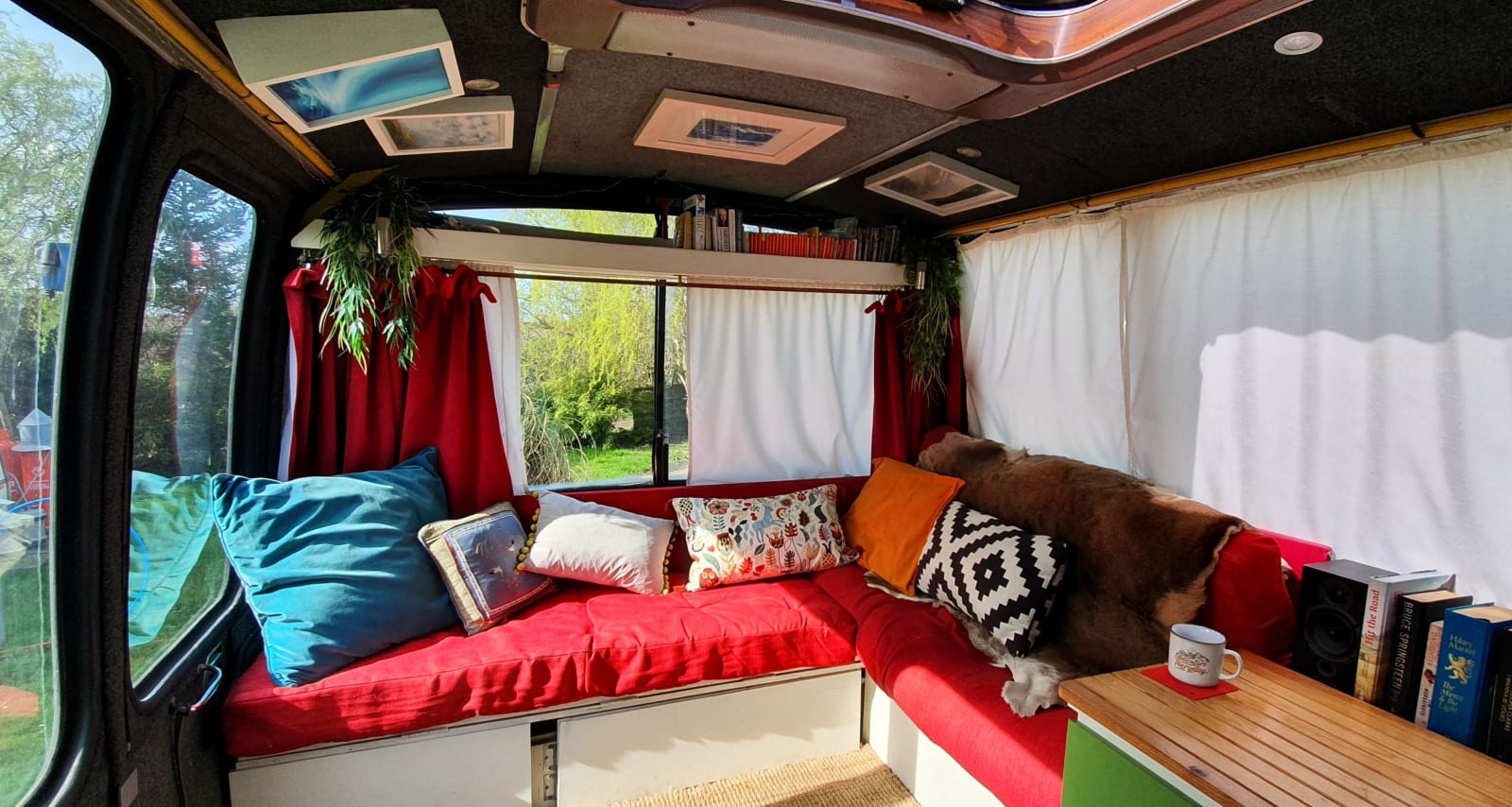 Fully Restored And Converted Vintage Coach (gladness)