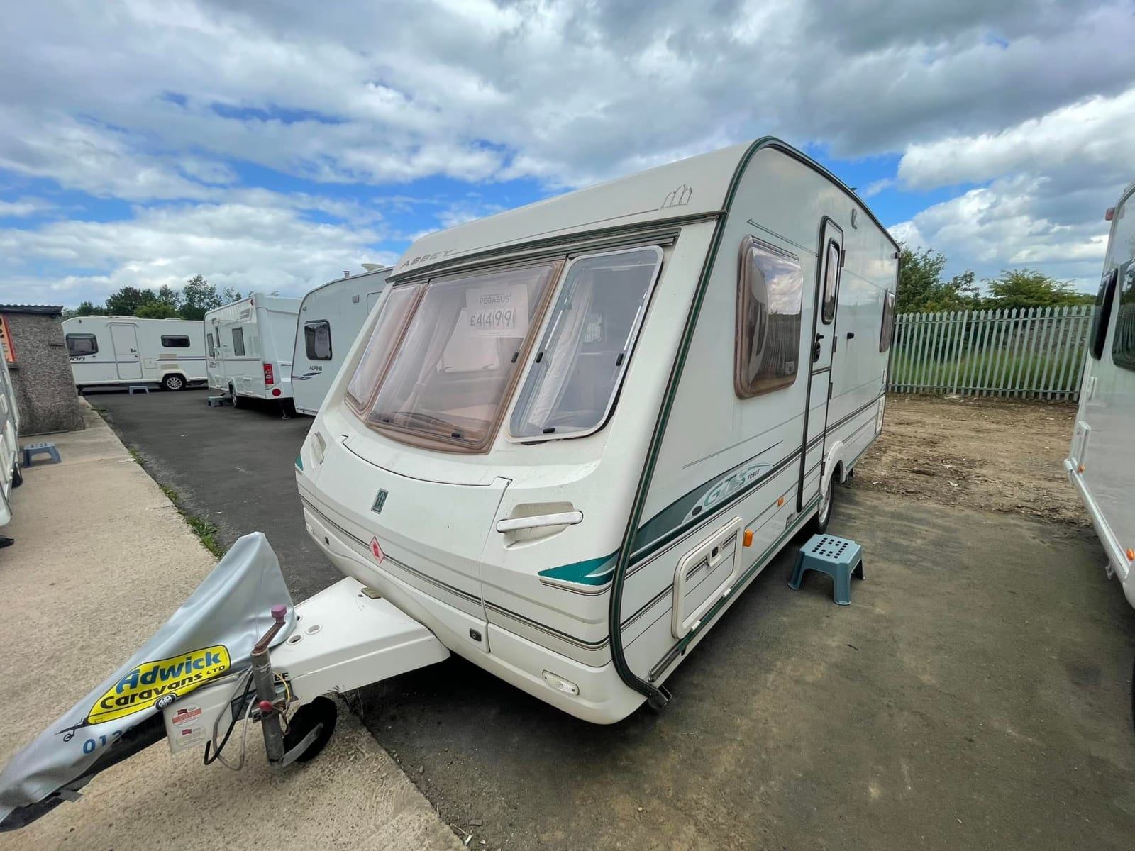 Abbey Vouge Gts 415 4 Berth Fixed Bed Side Washroom