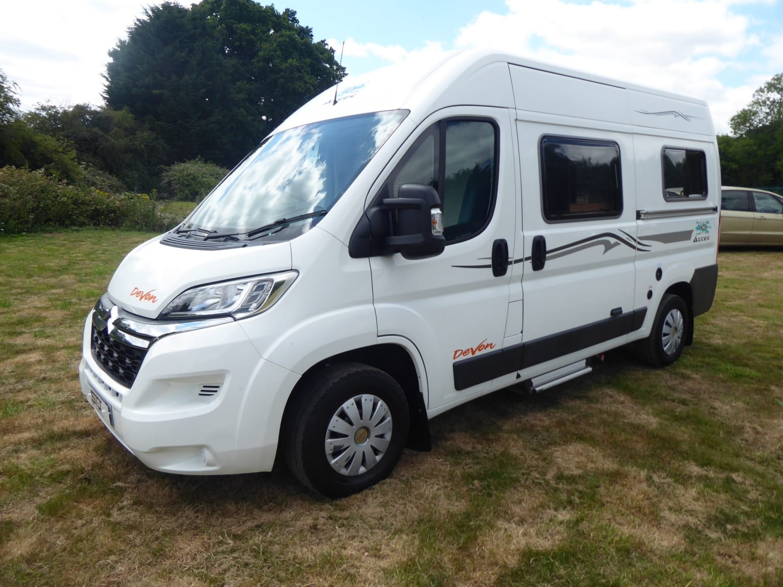 2015 Devon Aztec White