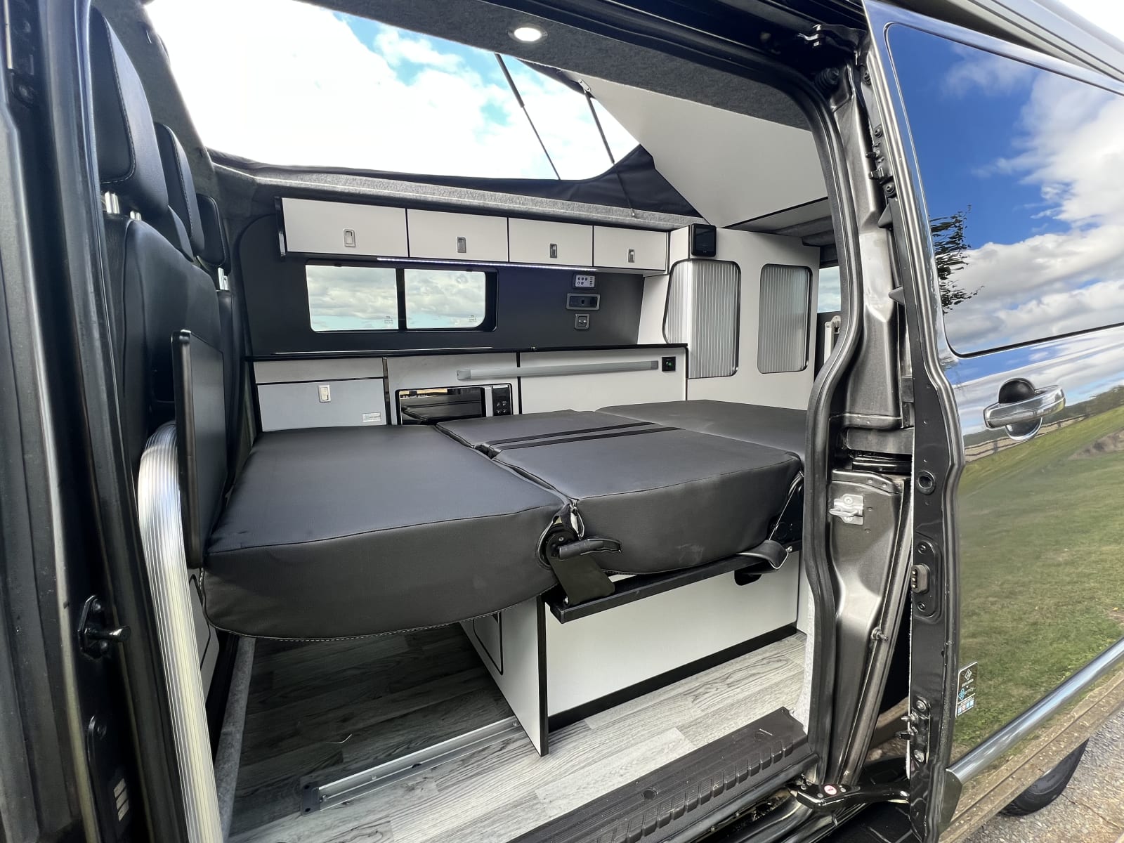 Ford Transit Custom LWB EXPLORER™