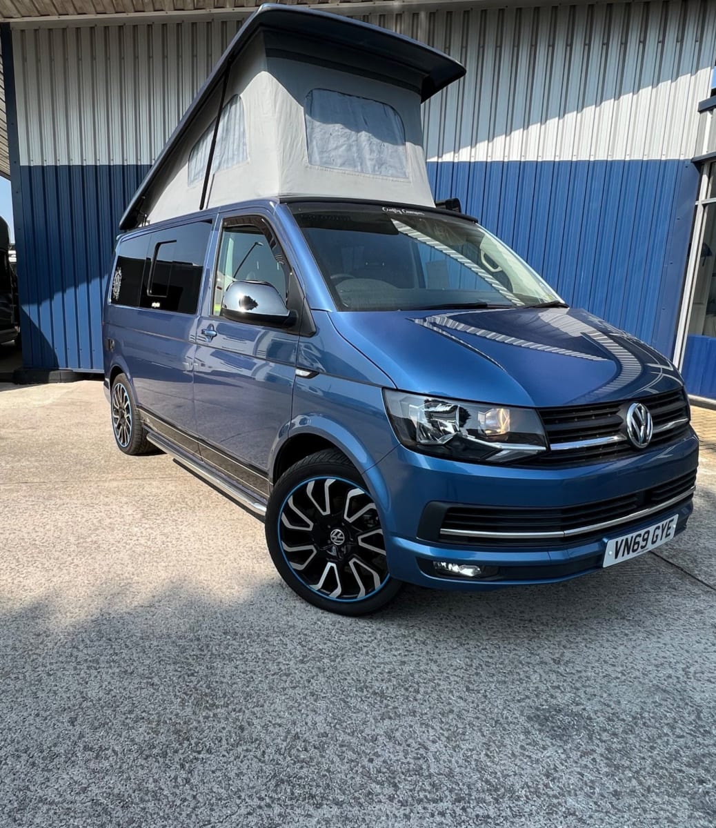 2019 Volkswagen Camper King Blue