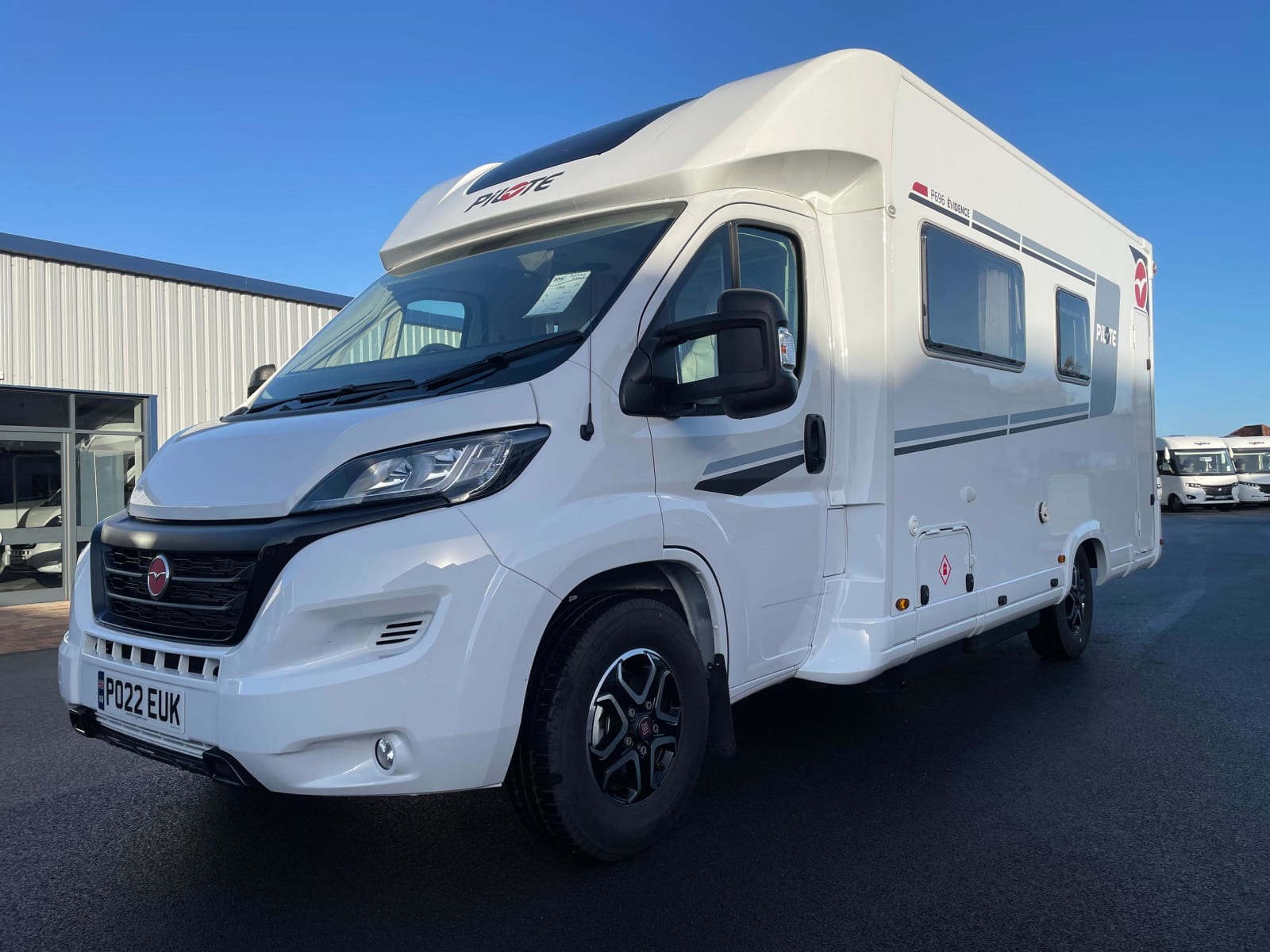 Pilote P696D Evidence Fiat Ducato 2.2 M-Jet 140bhp Automatic