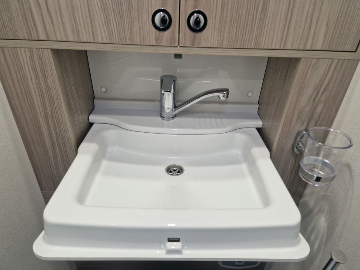 New Elddis Tll Exclusive Edition Autoquest 155