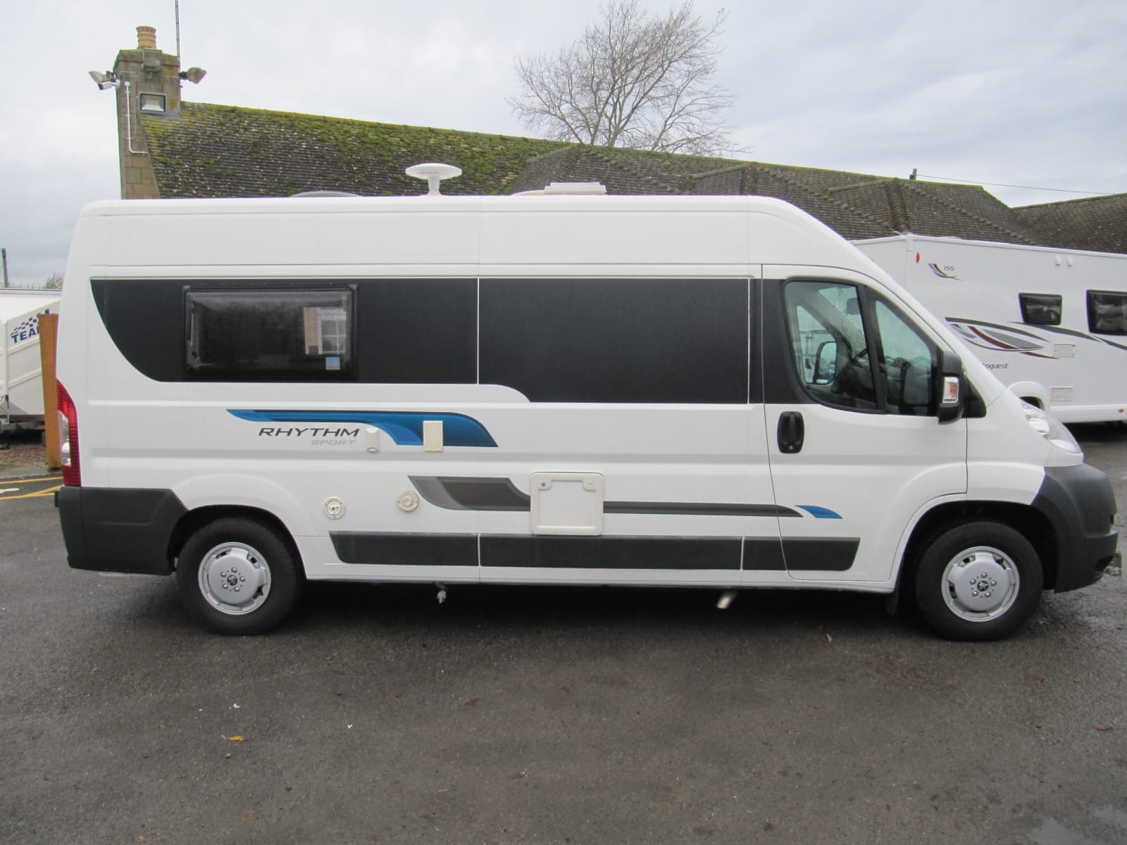 2012 Autocruise Rhythm White