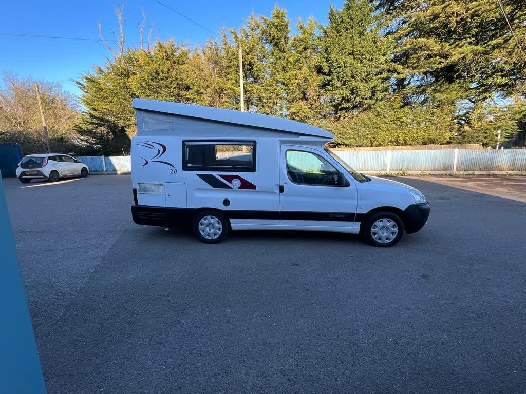 2009 Romahome R20 White