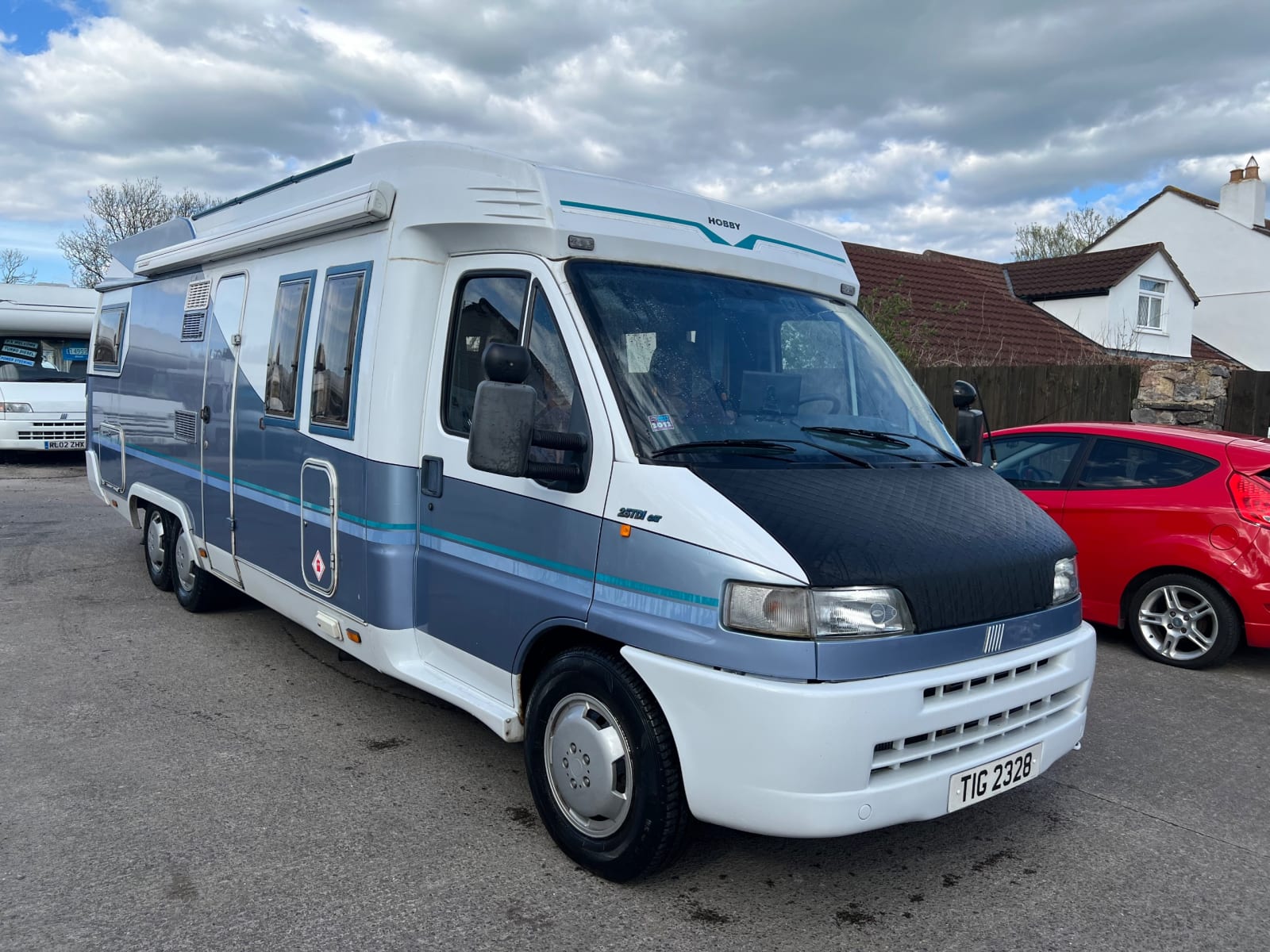 1999 Hobby 700 White/blue