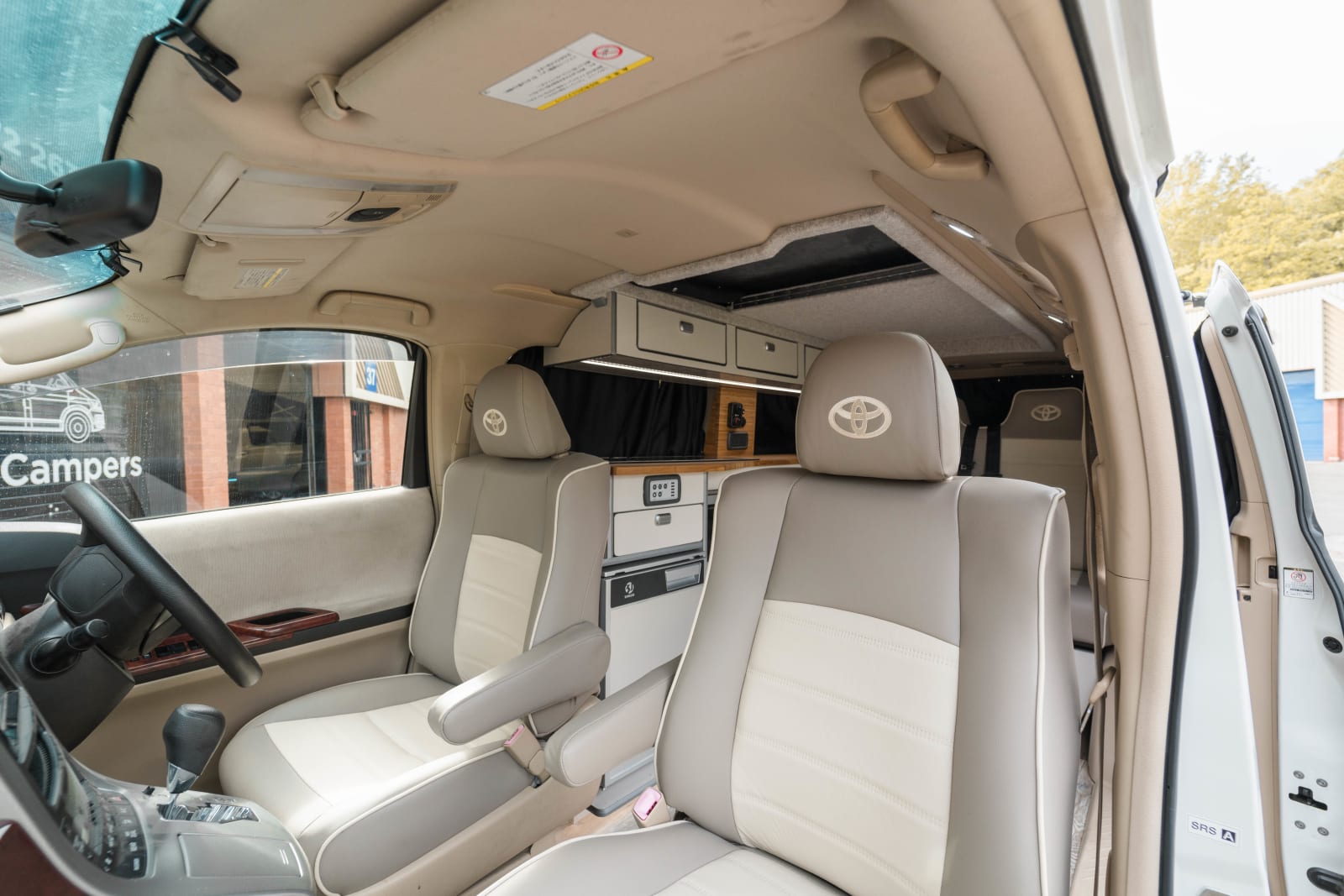 Toyota Alphard Campervan, Luxury Executive Conversion