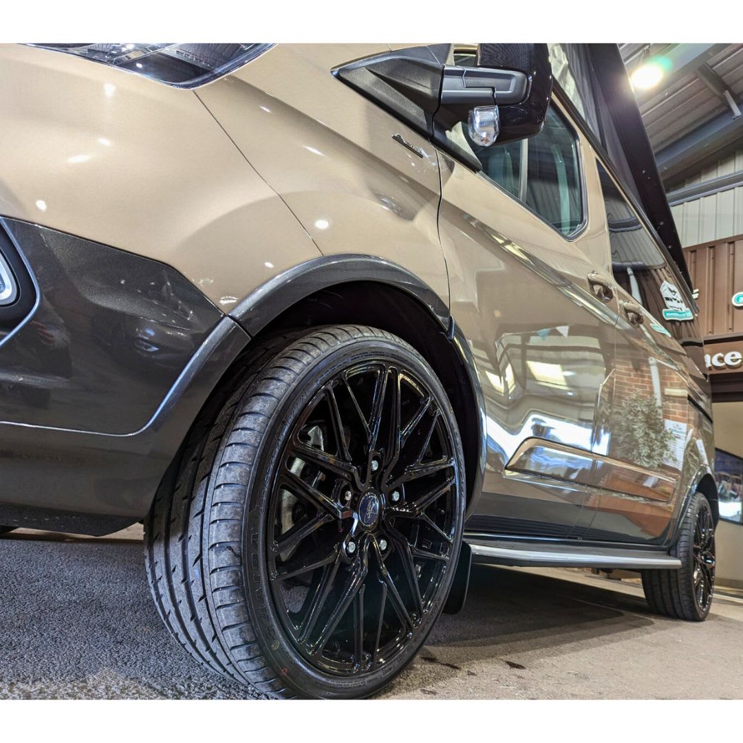 FORD TRANSIT CUSTOM ACTIVE (DIFFUSED SILVER)