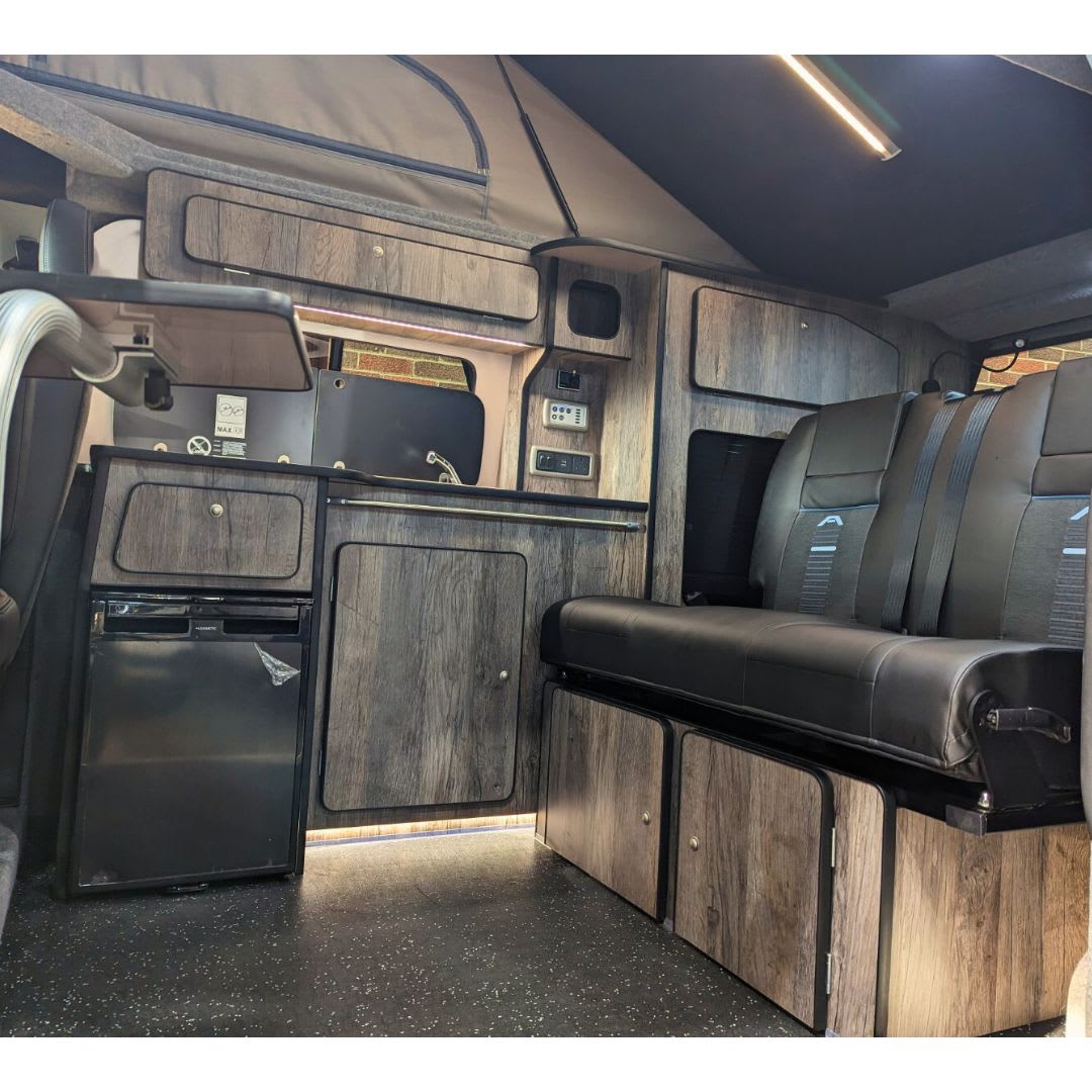 FORD TRANSIT CUSTOM ACTIVE (DIFFUSED SILVER)