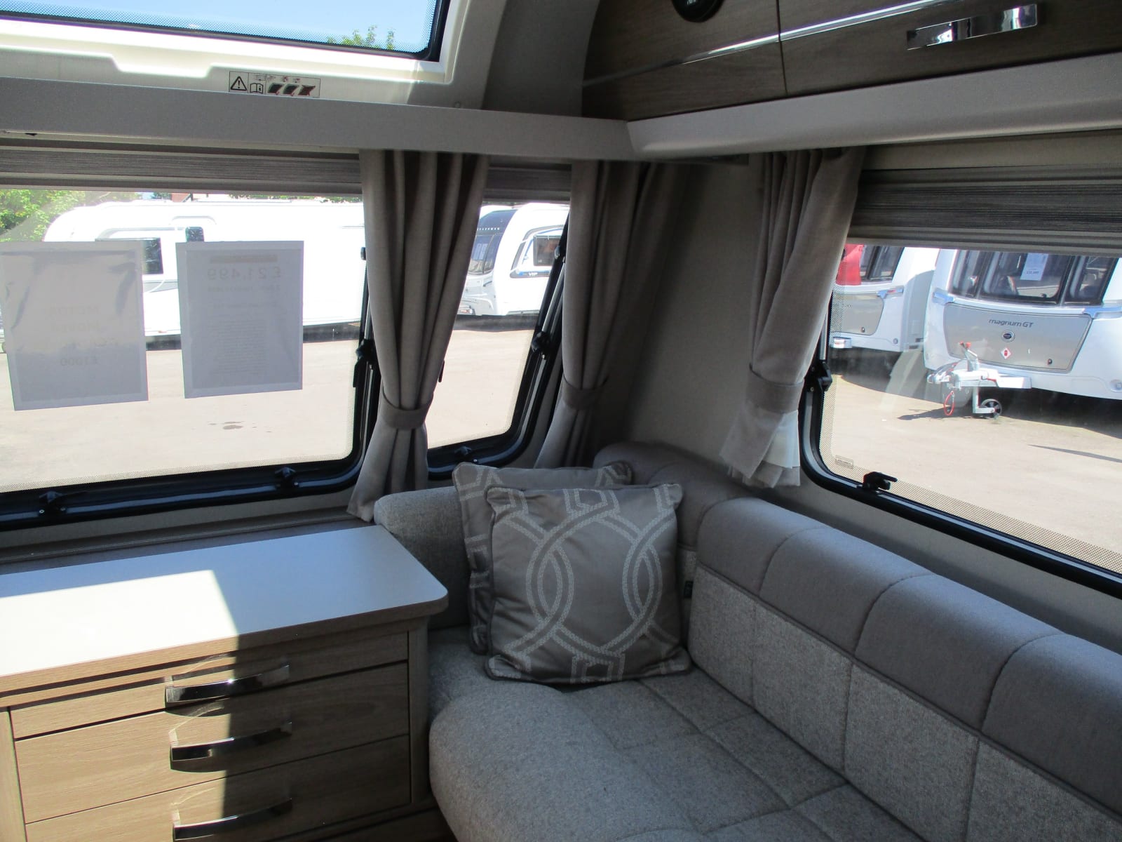 2020 Compass Capiro White