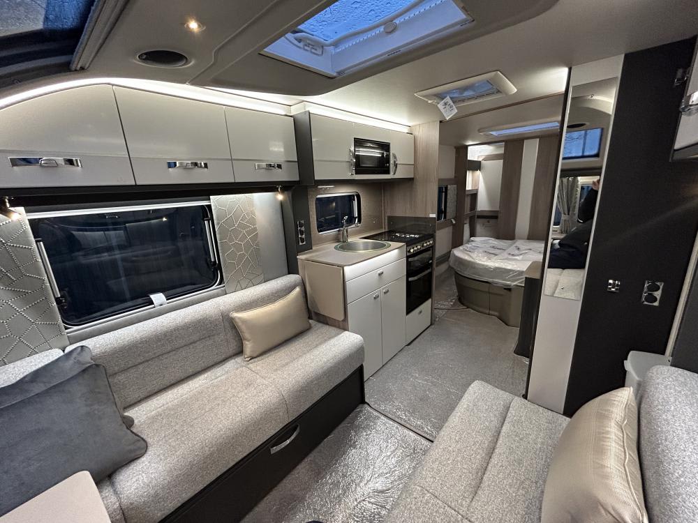 2023 Swift Conqueror 580