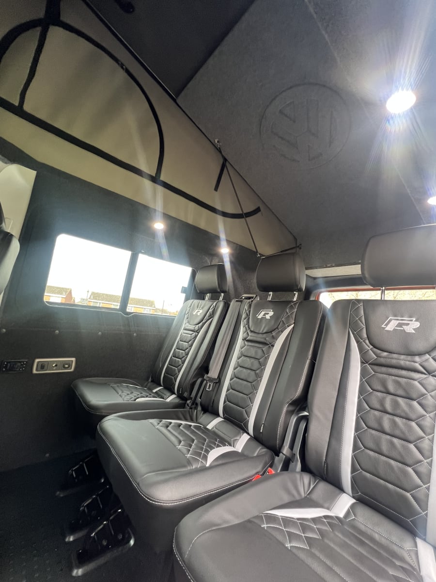 Volkswagen T6.1 Swamper Style Day Van