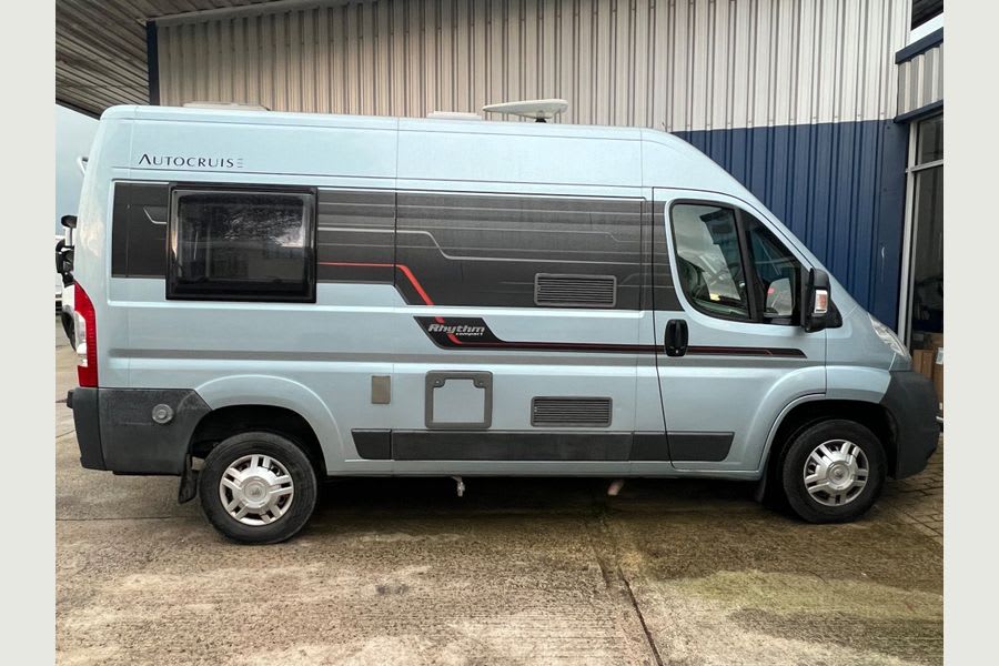 1901 Autocruise Rhythm Compact Blue