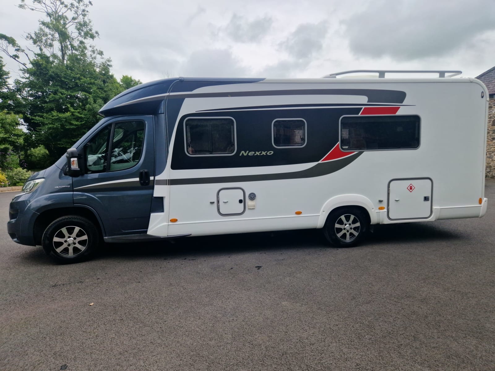 Used Burstner Nexxo T720