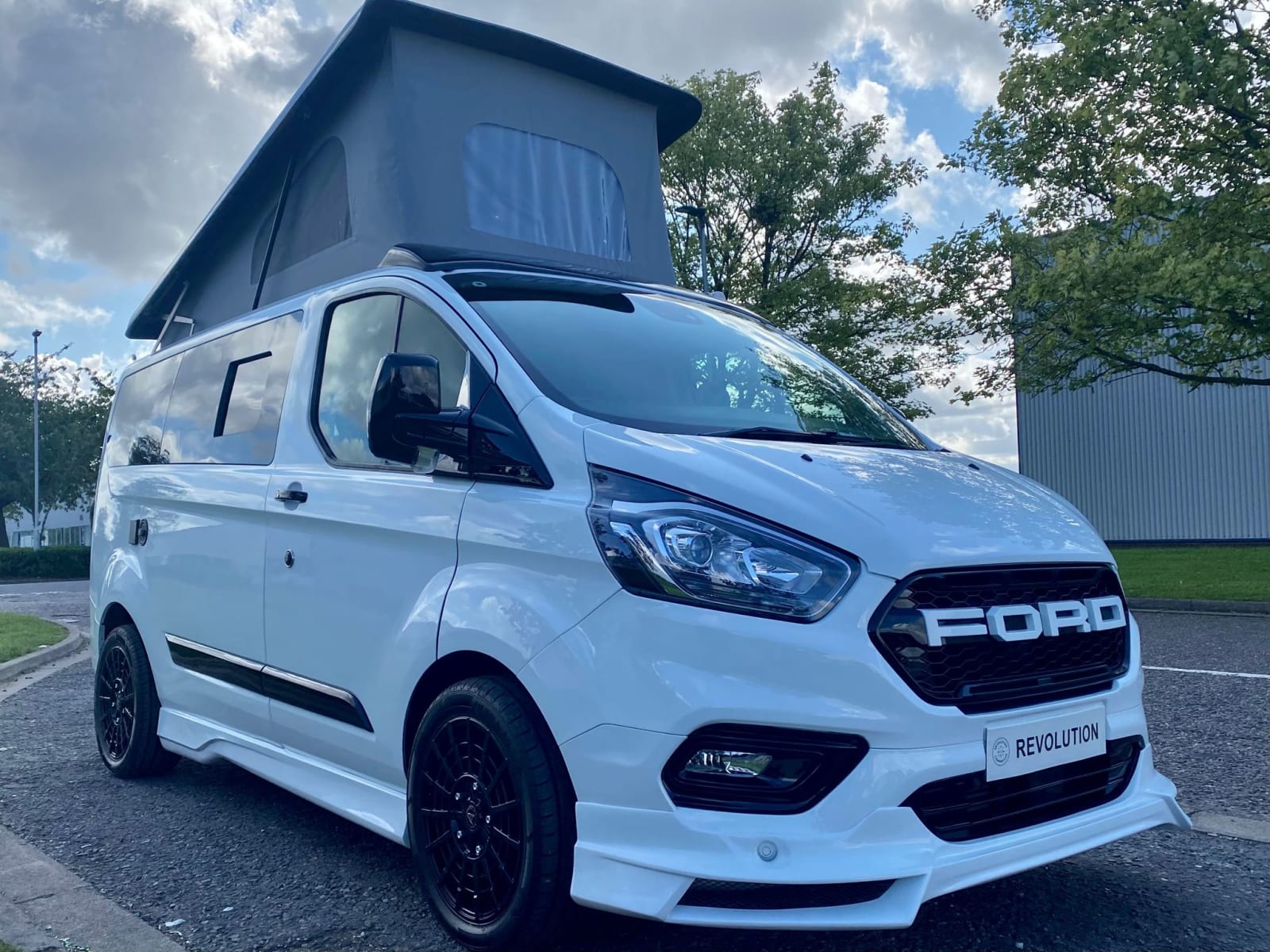Ford Transit Custom – Campervan Conversion – Pura Vida