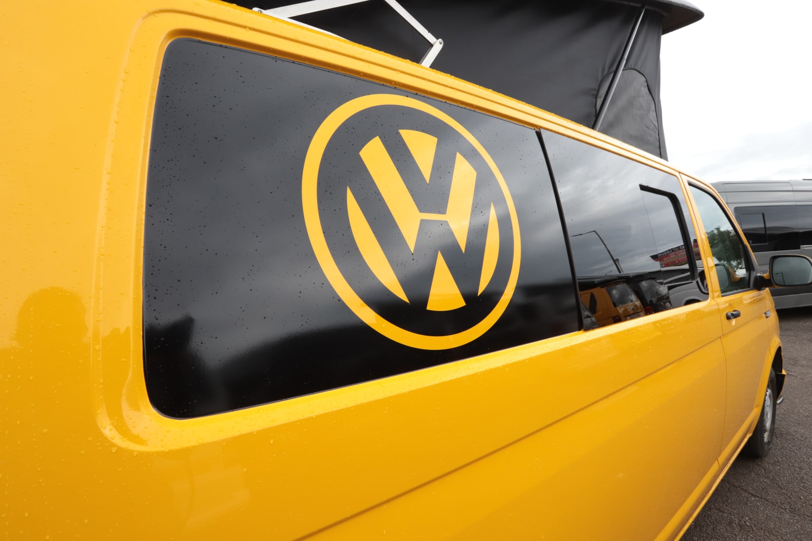 2017 Vw Transporter Yellow Conversion