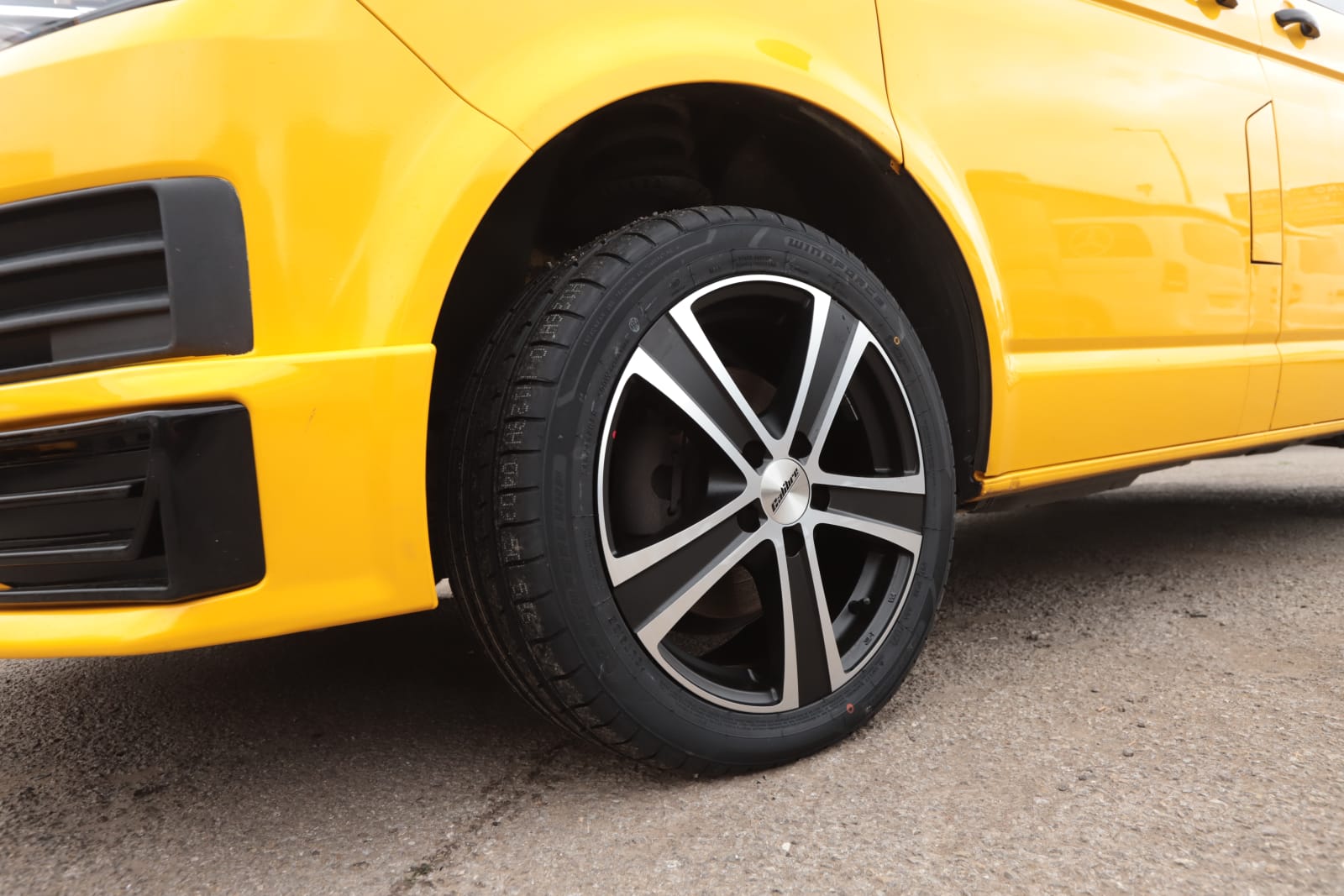 2017 VW Transporter Yellow Conversion