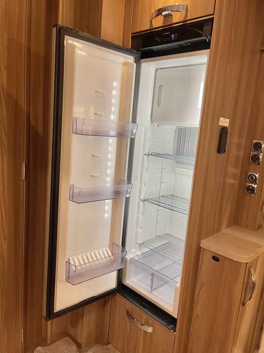 2020 Swift Challenger X835 Fixed Bed 4 Berth Twin Axle 8ft Wide Caravan